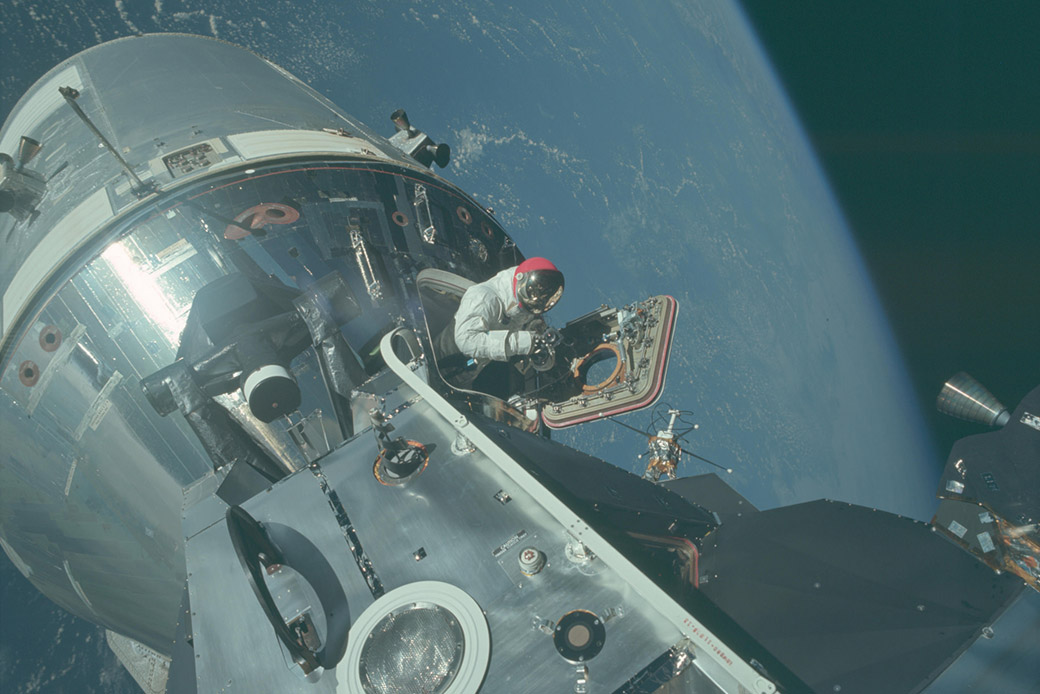 La NASA ha caricato su Flickr 8400 foto inedite e in HD delle missioni ...