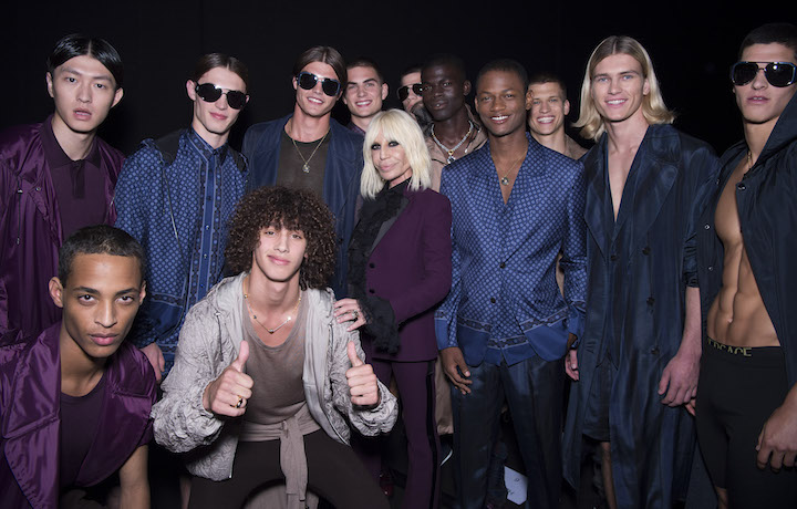 11 minuti di musica inedita di Prince durante lo show di Versace ...