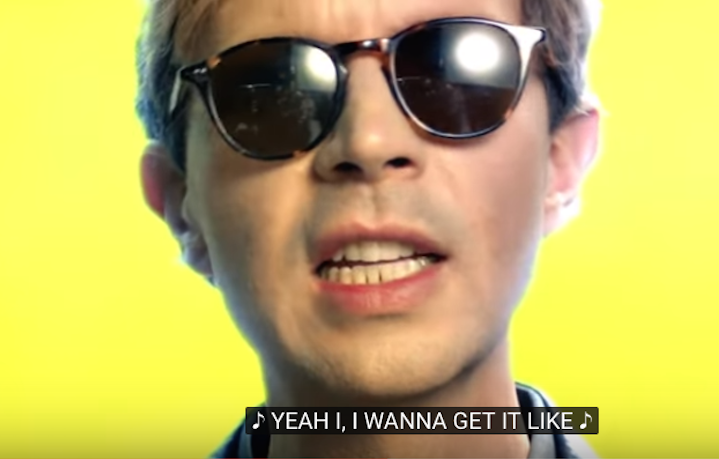 Il nuovo video di Beck ti farà fumare gli occhi. Guarda "Wow" | Rolling ...