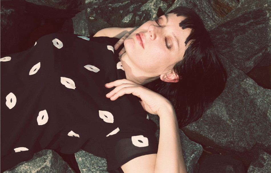 Guarda il ritorno di Meg con il nuovo video ‘Parentesi’ | Rolling Stone ...