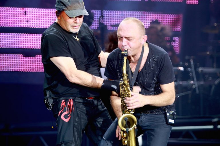 Cucchia: «Vi racconto i miei trent'anni sul palco con Vasco» | Rolling ...