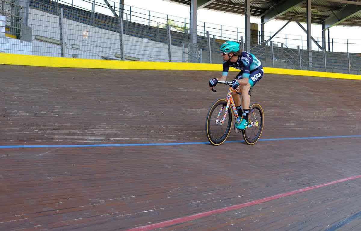Just Ride, Daniel Oss parte in bicicletta dai Beatles a Jovanotti ...