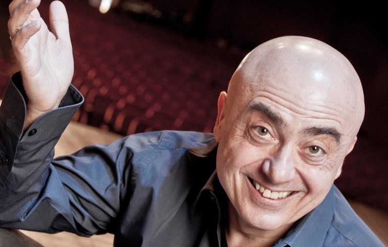 Chi è Paolo Cevoli, il comico ospite stasera a Sanremo | Rolling Stone ...