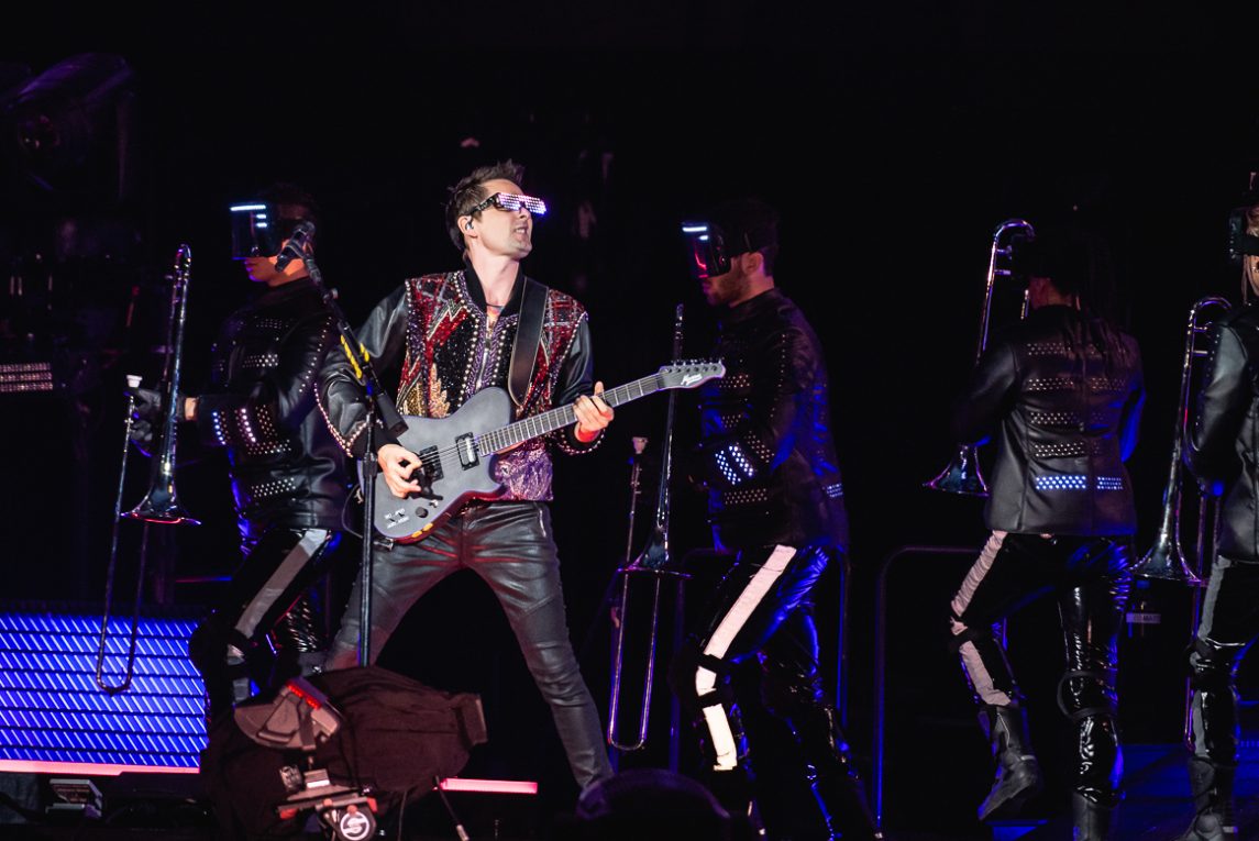 Ballerini, rock e laseroni: la realtà virtuale dei Muse arriva a Milano ...