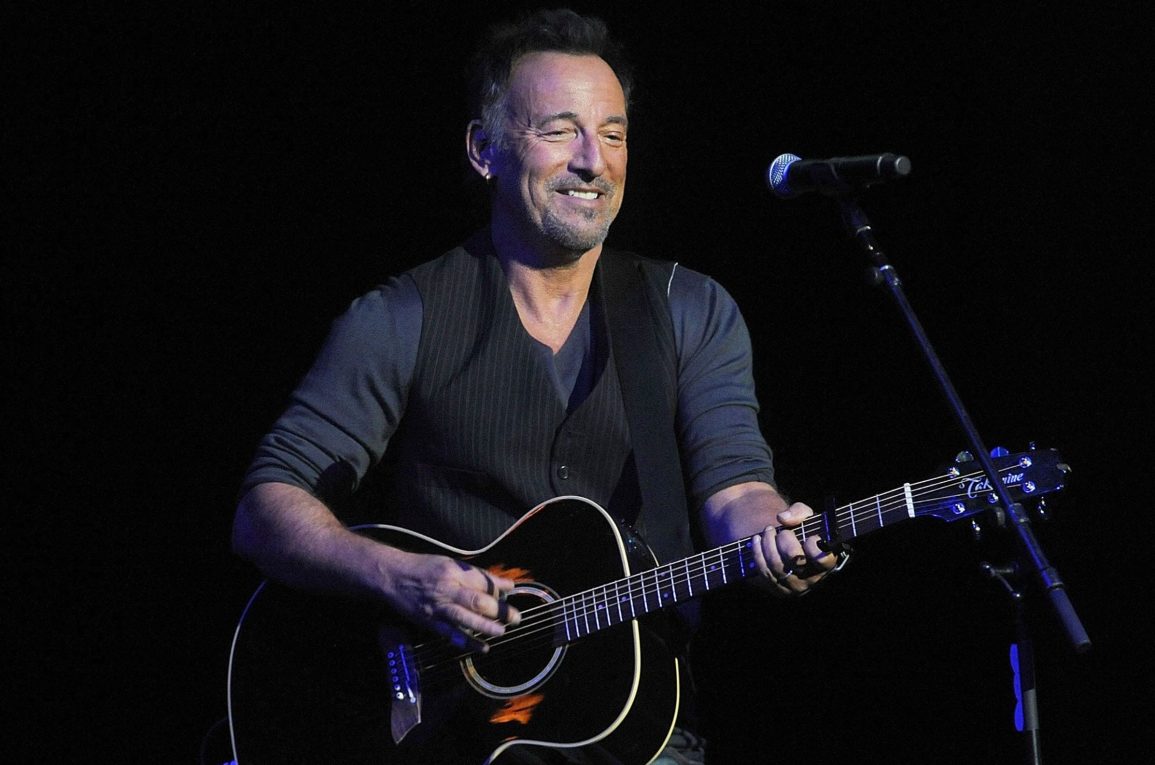 Bruce Springsteen pubblica a sorpresa un live album del 1986 | Rolling ...