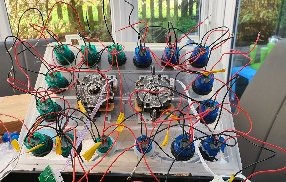 Abbiamo intervistato Rory Steel, il papà che ha costruito il controller ...