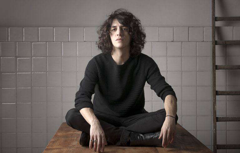 Motta, il nuovo album è ‘Semplice’ | Rolling Stone Italia