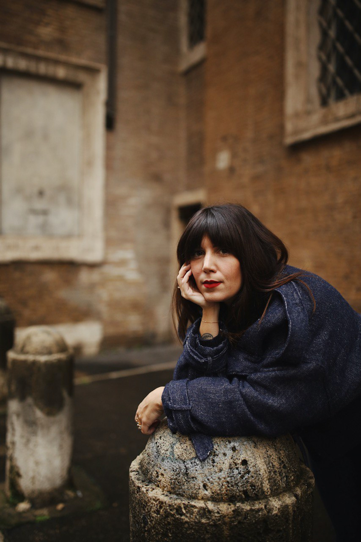 Daniela Collu: «L’Italia è un Paese di santi, poeti, navigatori e vallette» | Rolling Stone Italia