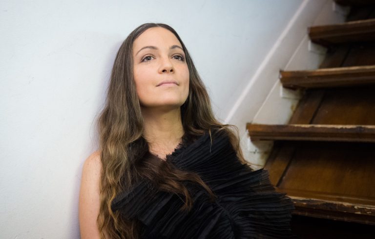 Nessuno canta la vita e la morte come Natalia Lafourcade | Rolling ...