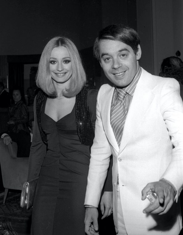 ‘Raffa’, la recensione del documentario su Raffaella Carrà | Rolling ...