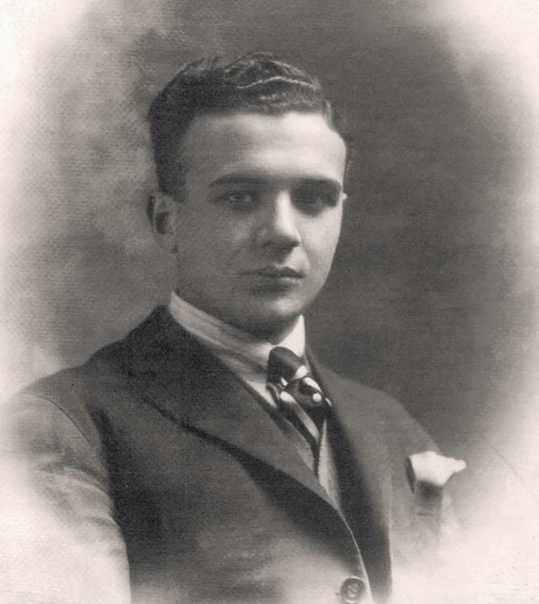 ‘Enigma Rol’ è l’indagine su una delle figure più controverse e ...