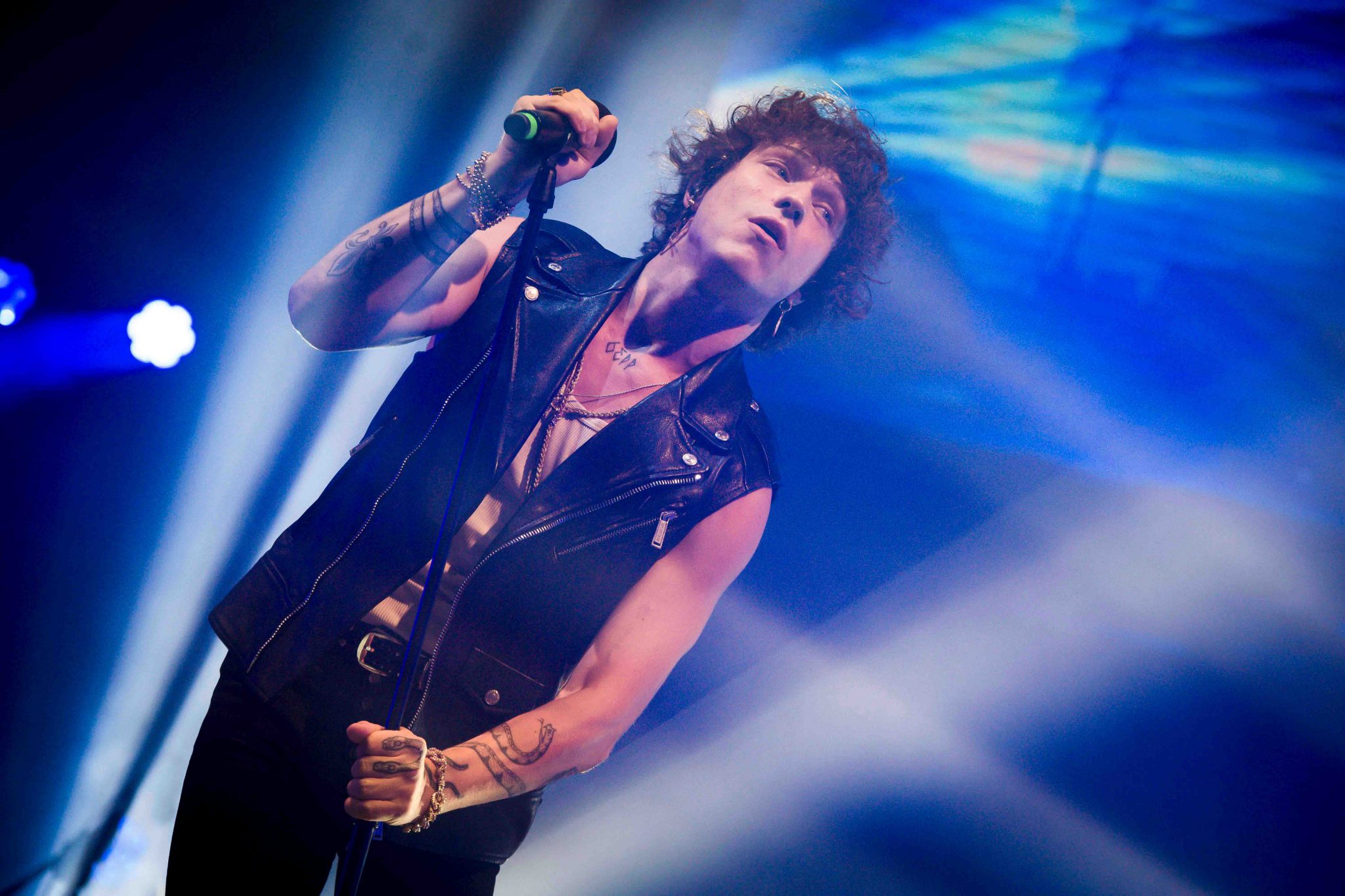 Lei ama me, ma sta con lui perché ha la Ferrari: Lo Sgargabonzi ...