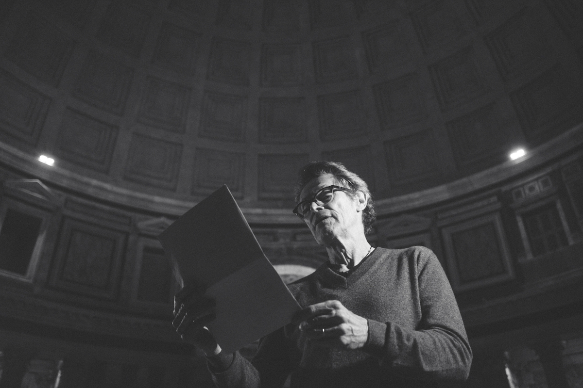 Abbiamo passato la Giornata Mondiale della Poesia con Willem Dafoe e ...