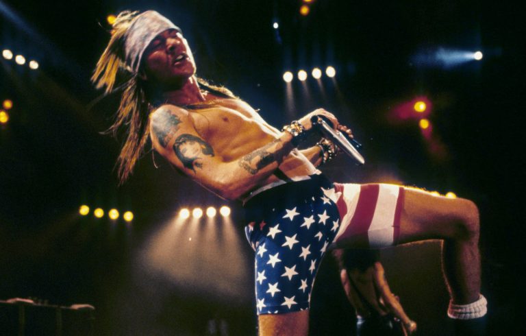 I Guns N’ Roses hanno pubblicato un Greatest Hits (di cadute di Axl ...