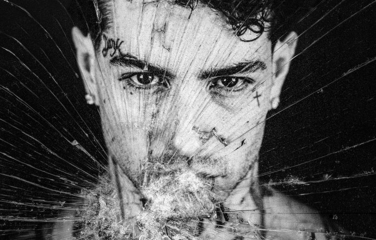 Tony Effe: «Scrivo quello che vedo e vivo quello scrivo, la musica non ...